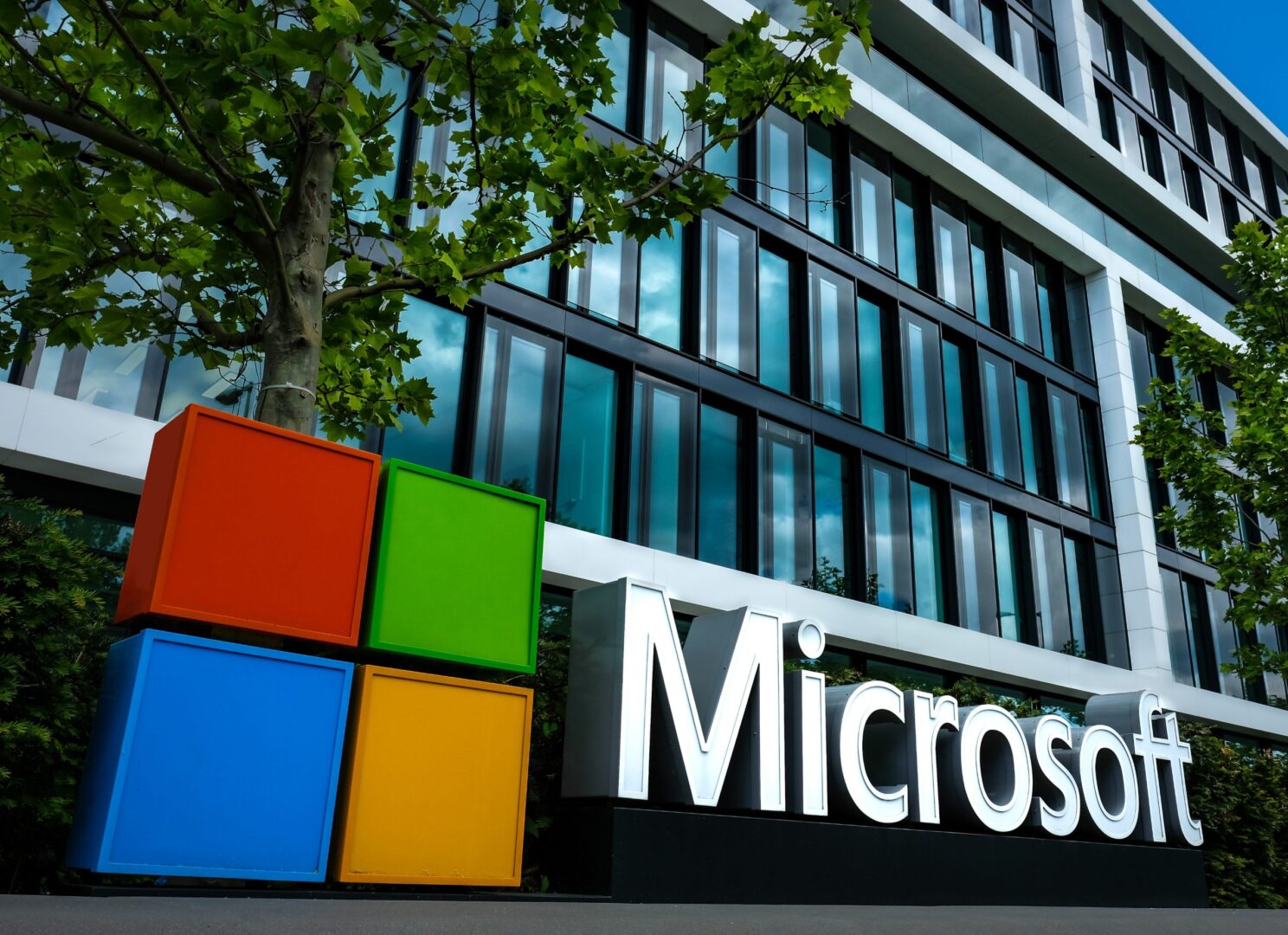 Emergency updates: Microsoft fixes faulty patch